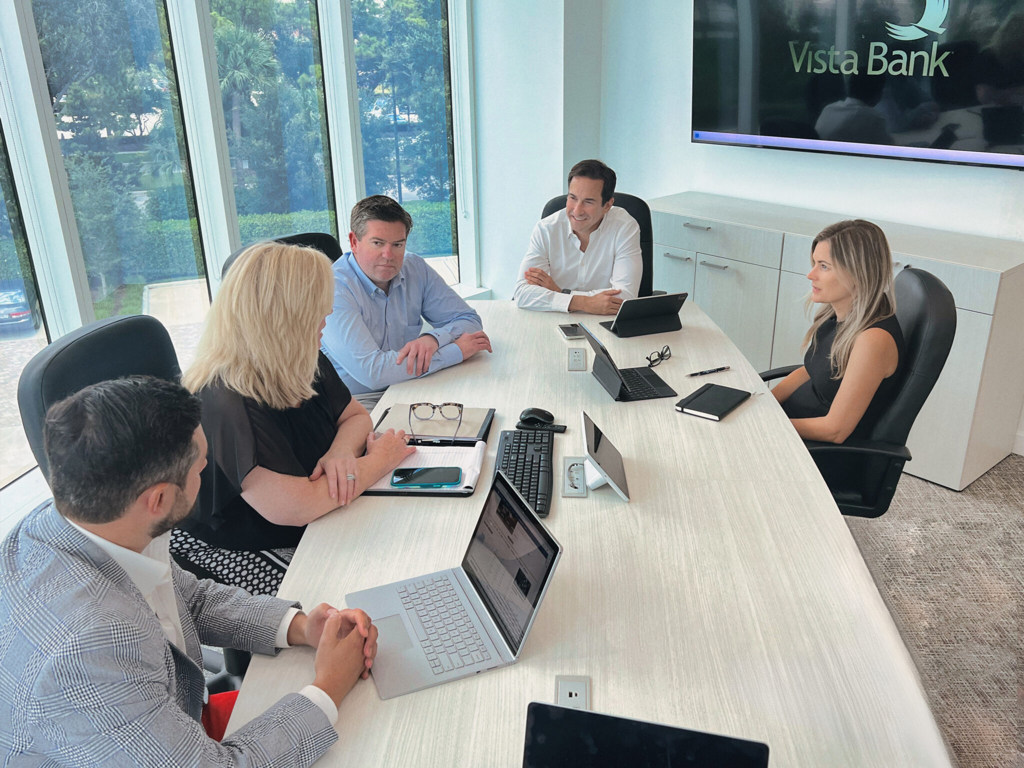 Community bank names South Florida management team - Vista Bank